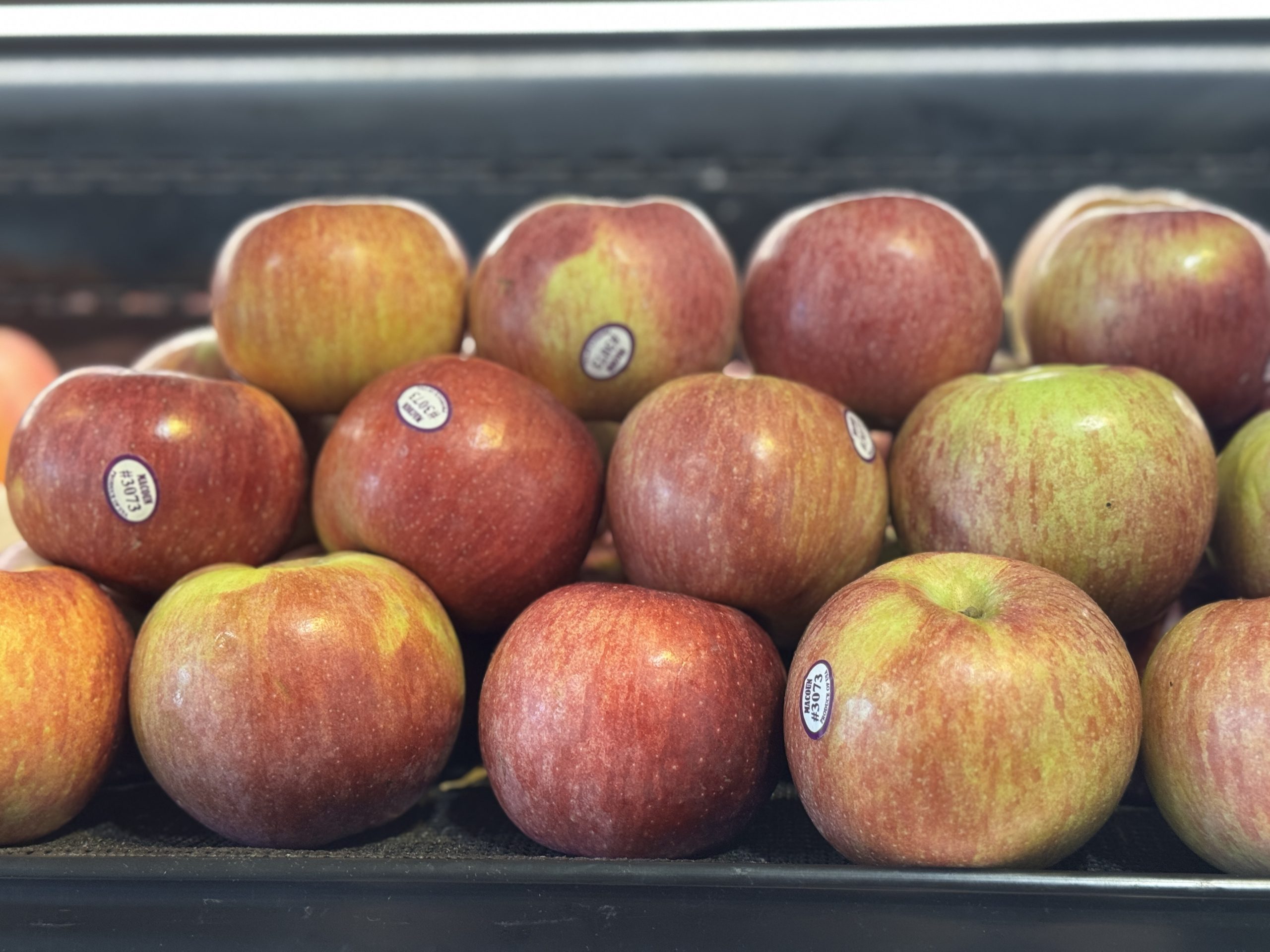 Macoun Apples | Fresh & Eco-Certified | Lyman Orchards